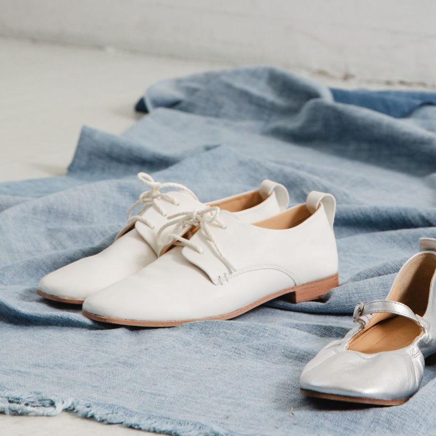 Classic Leather Oxford Lace Up – Bone | EITHER/OR – E I T H E R / O R