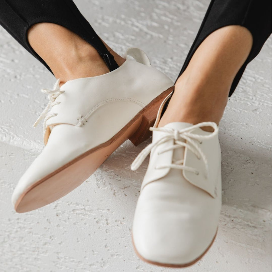 Classic Leather Oxford Lace Up – Bone | EITHER/OR – E I T H E R / O R